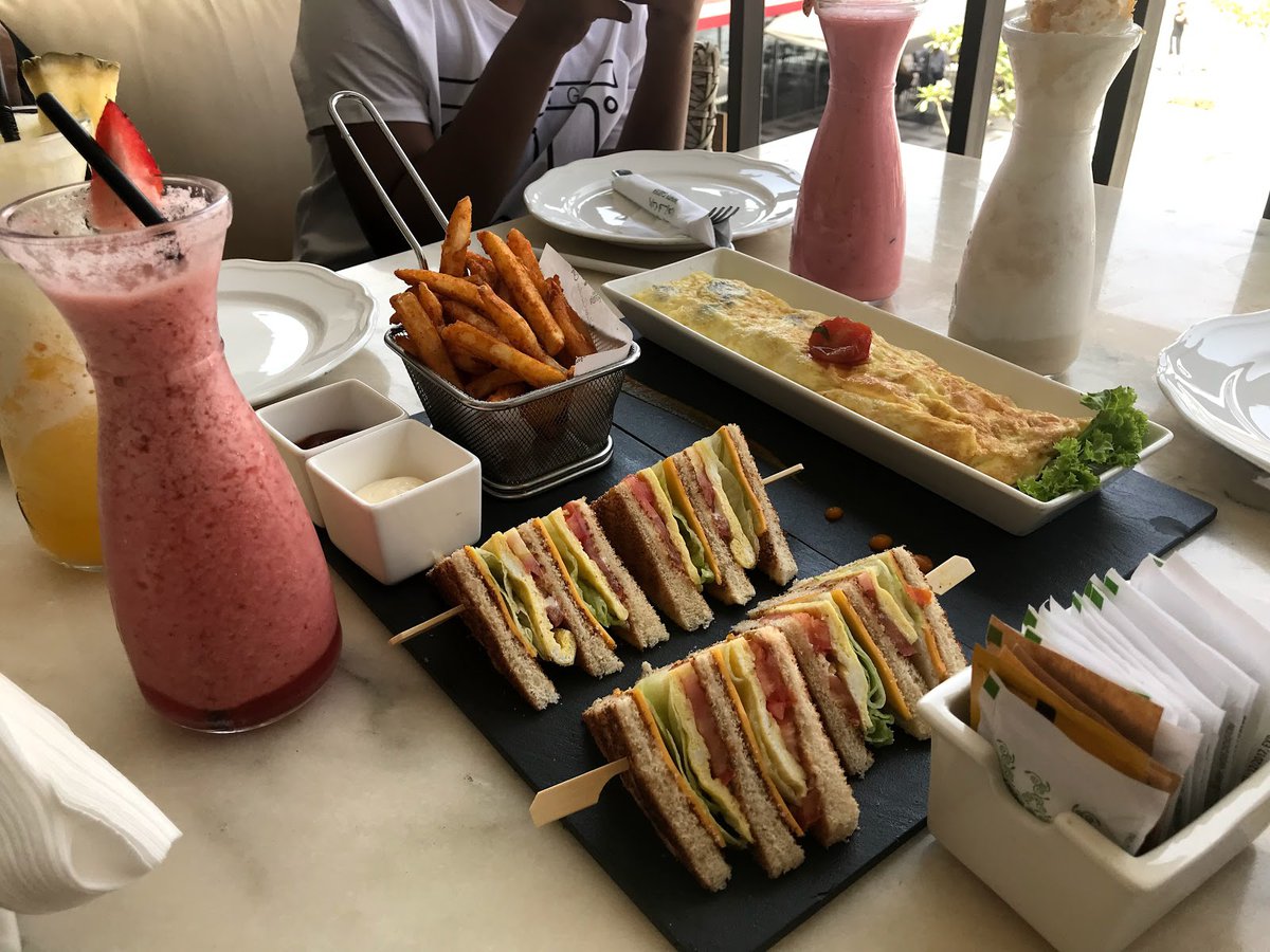 White Garden The Lounge - Riyadh: Working hours, Activities, Visitor ...