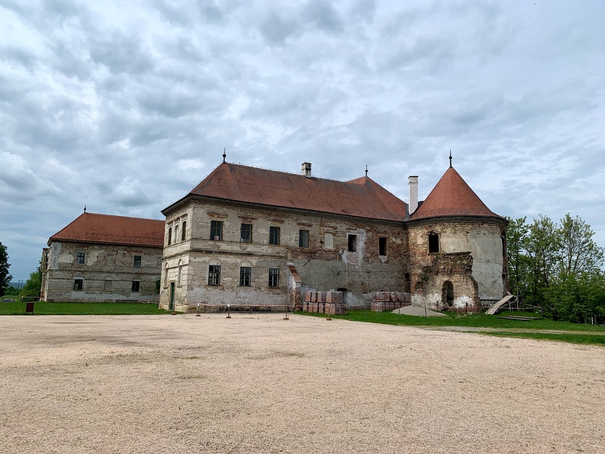 Bánffy Castle - Transylvania: Working hours, Activities, Visitor reviews