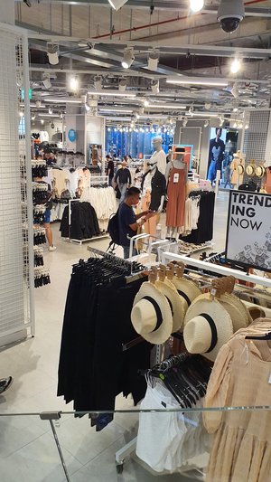 Primark- Centro Commerciale “Maximo - Rome: Working hours, Activities ...