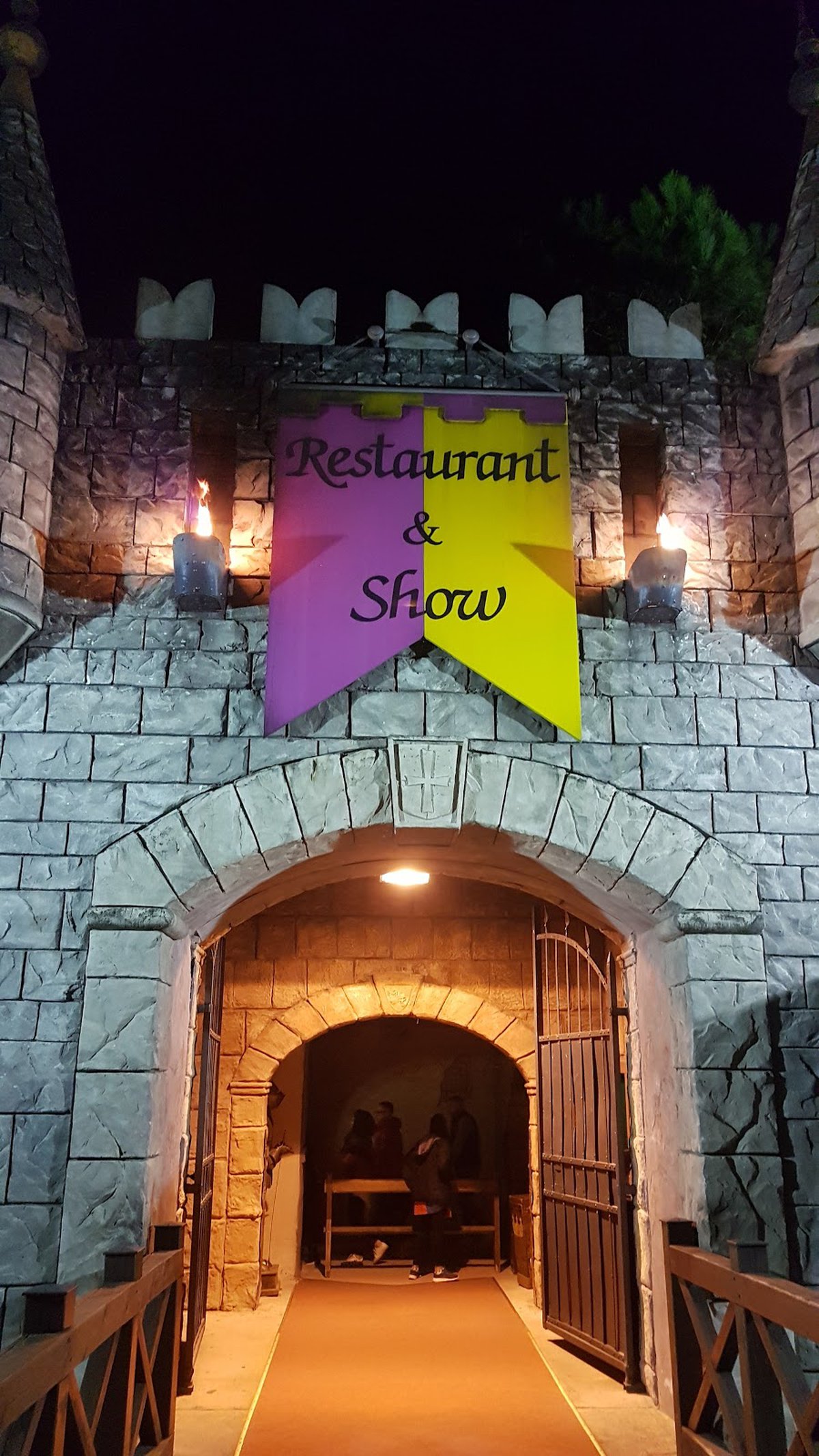 Medieval Times Restaurant and Show - لازيسي: Heures d'ouverture ...