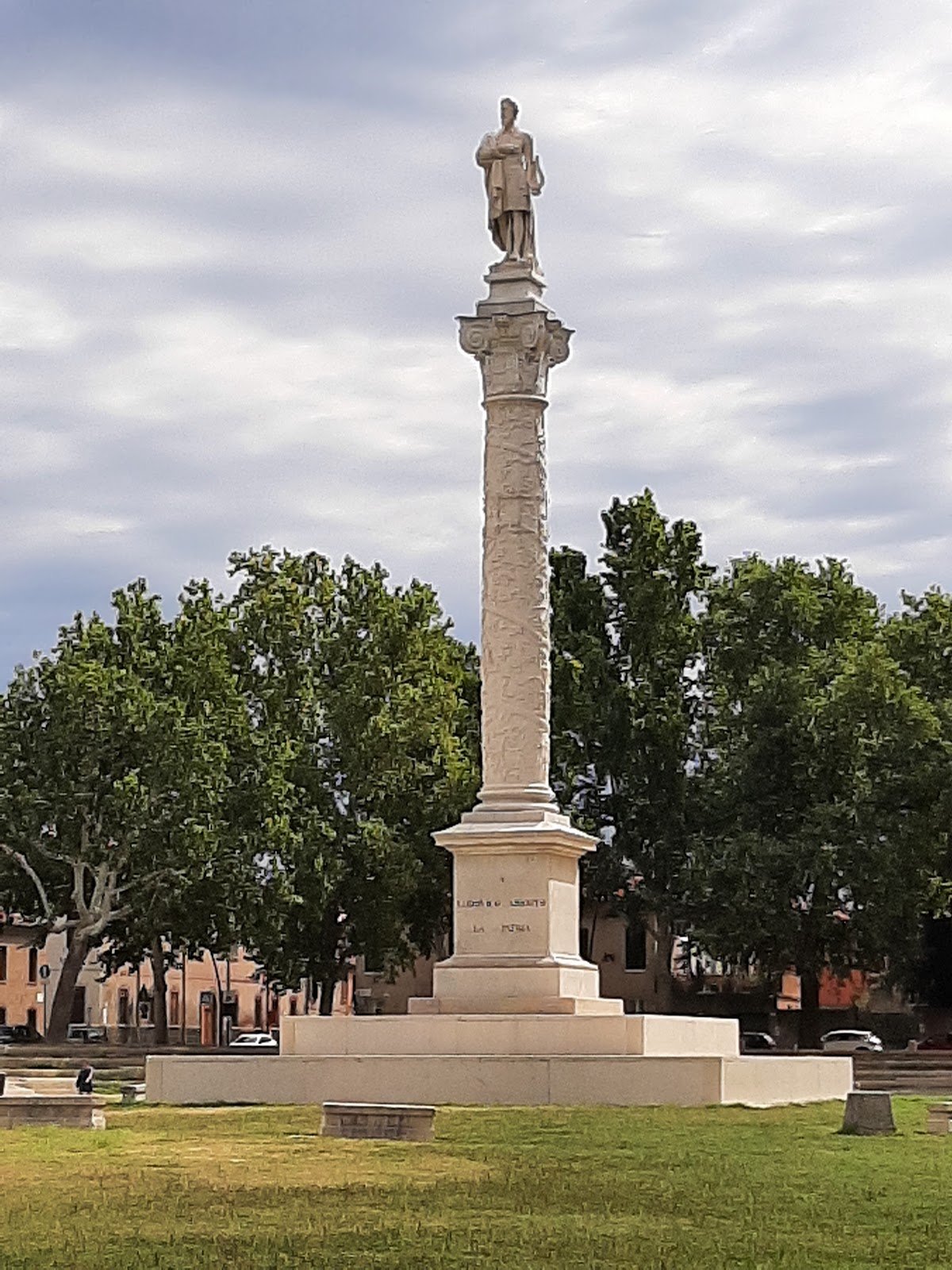 Piazza Ariostea - فيرارا: Working hours, Activities, Visitor reviews