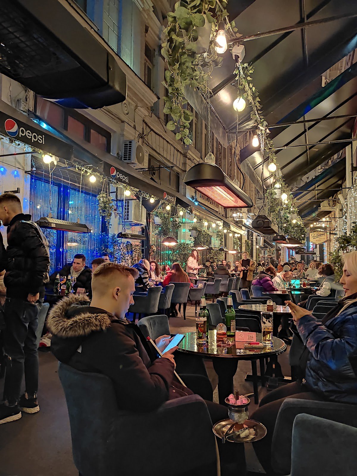 Vol Cafe - بوخارست: Working hours, Activities, Visitor reviews