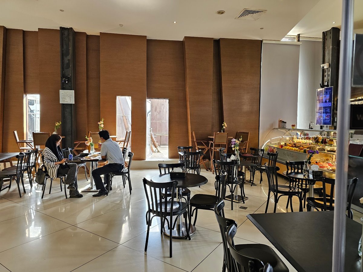 Haft Khan Restaurant - شيراز: Working hours, Activities, Visitor reviews