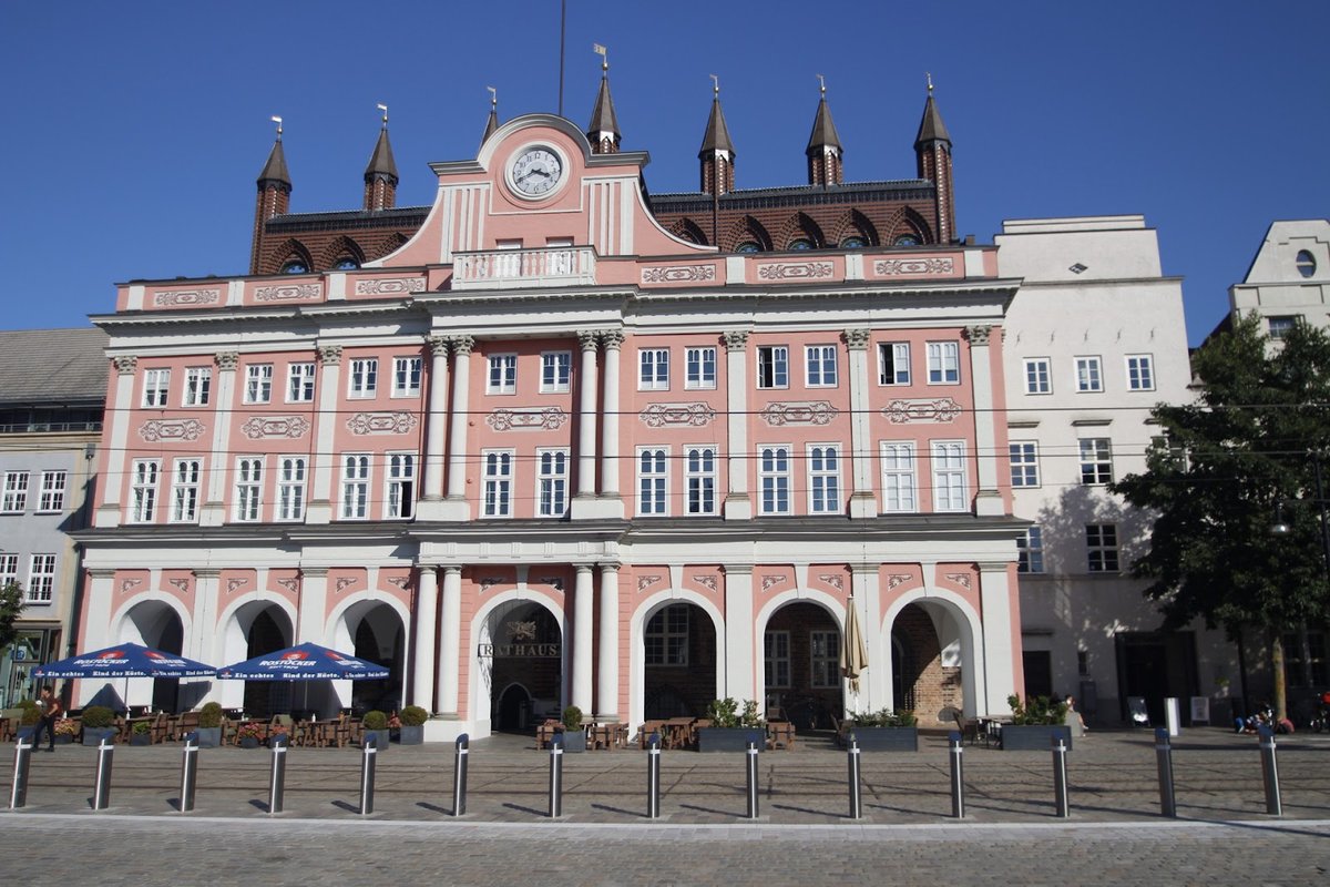 Town Hall Rostock - روستوك: Working hours, Activities, Visitor reviews
