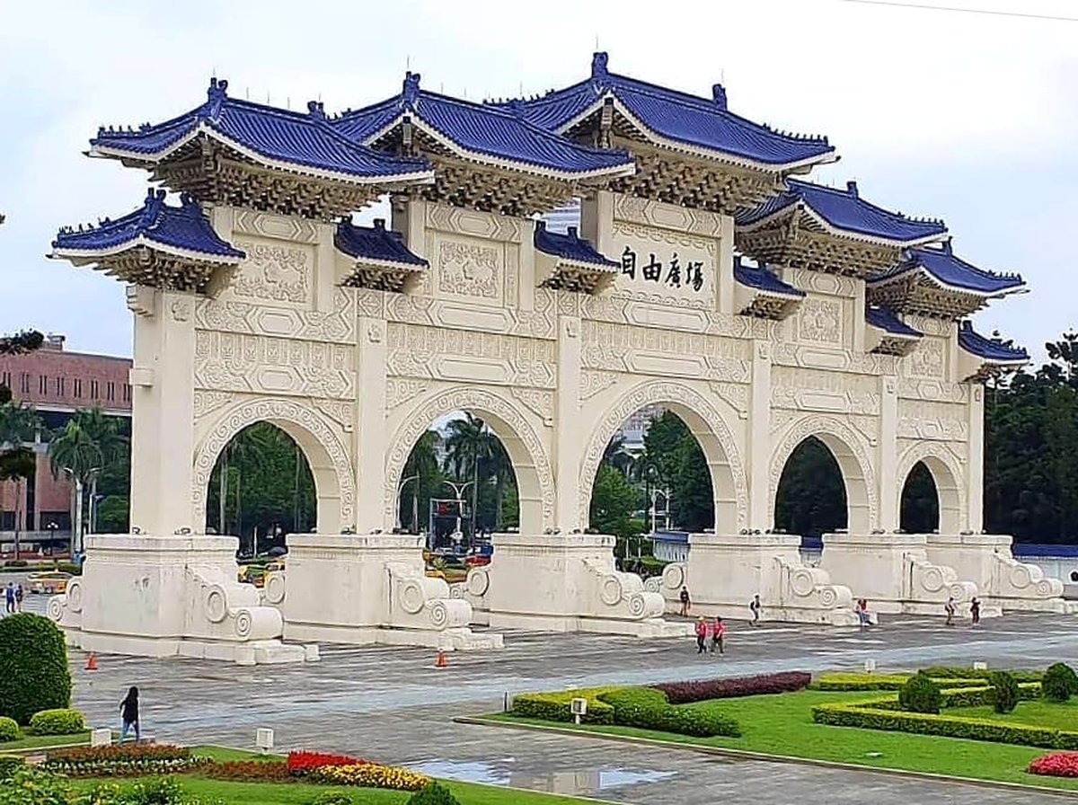 Liberty Square Arch - تايبيه: Working hours, Activities, Visitor reviews