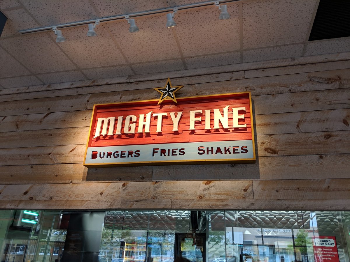 Mighty Fine Burgers - Austin: Working hours, Activities, Visitor reviews